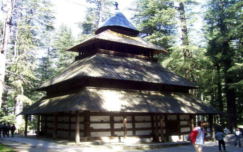 Hadimba Temple Sightseeing By Tempo Traveller Manali